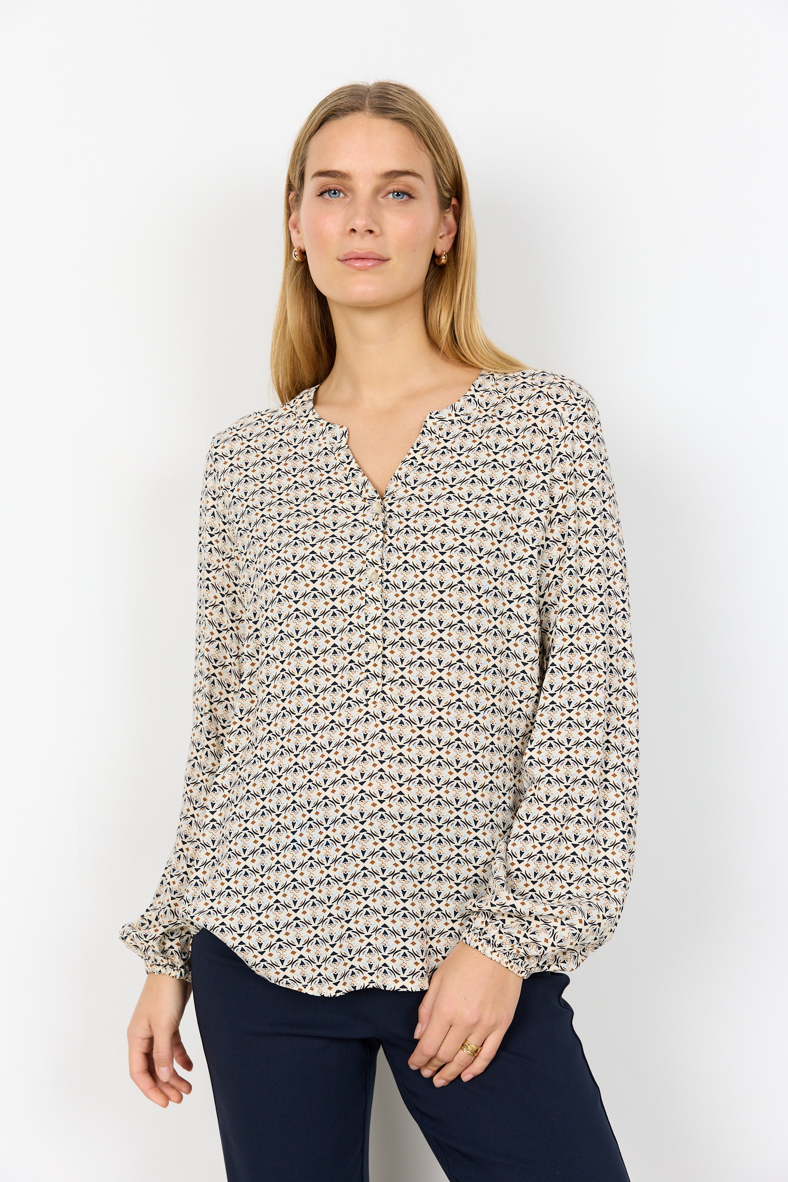 Soya Concept Bellua Henley Printed Blouse – Resonance